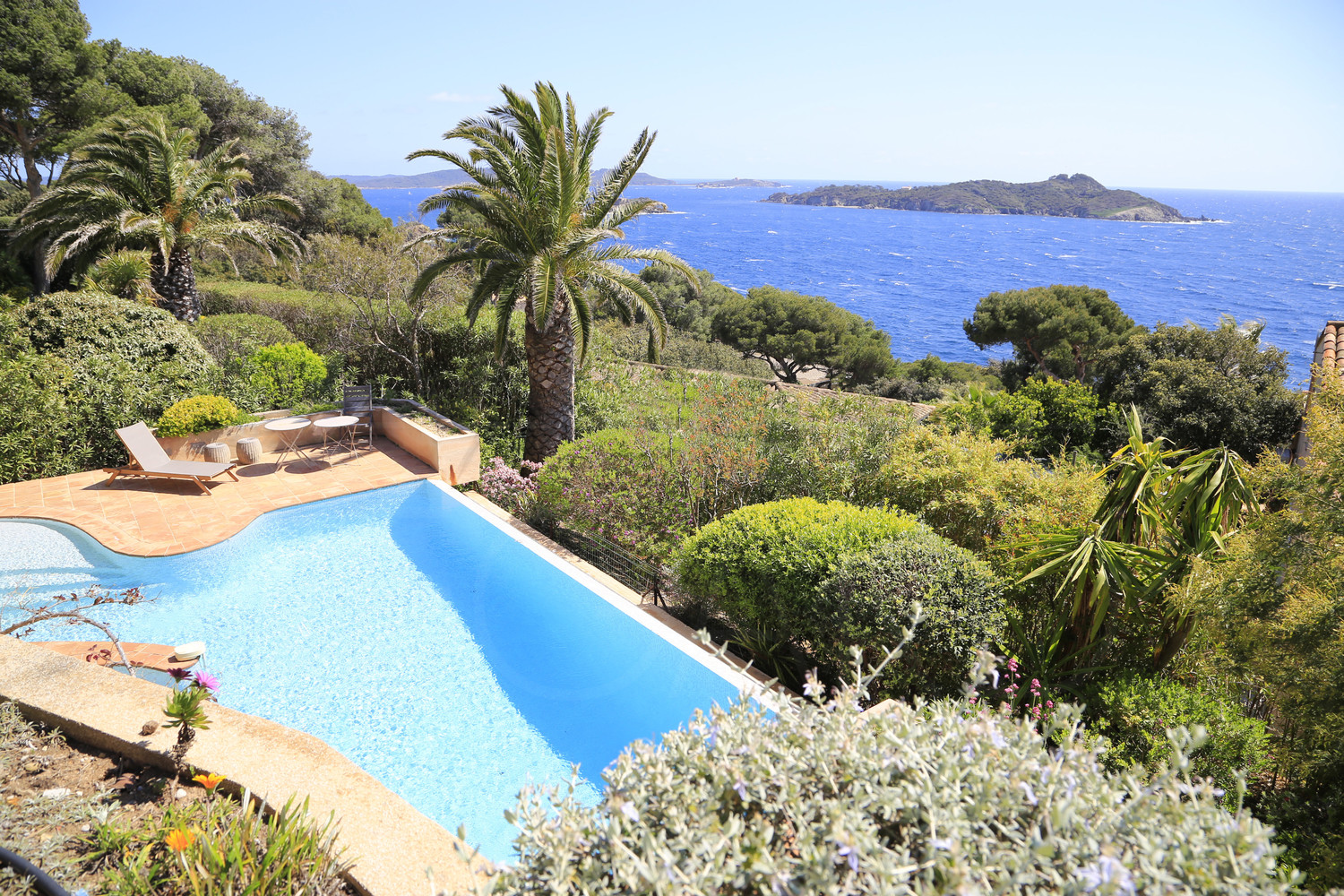 propriété vue mer panoramique à Giens , domaine privé et gardienné de ...